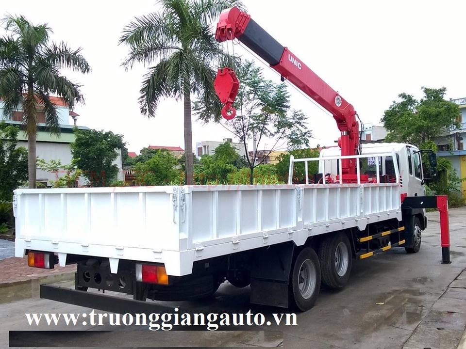 Hyundai HD210, xe tải Hyundai HD210 gắn cẩu Unic